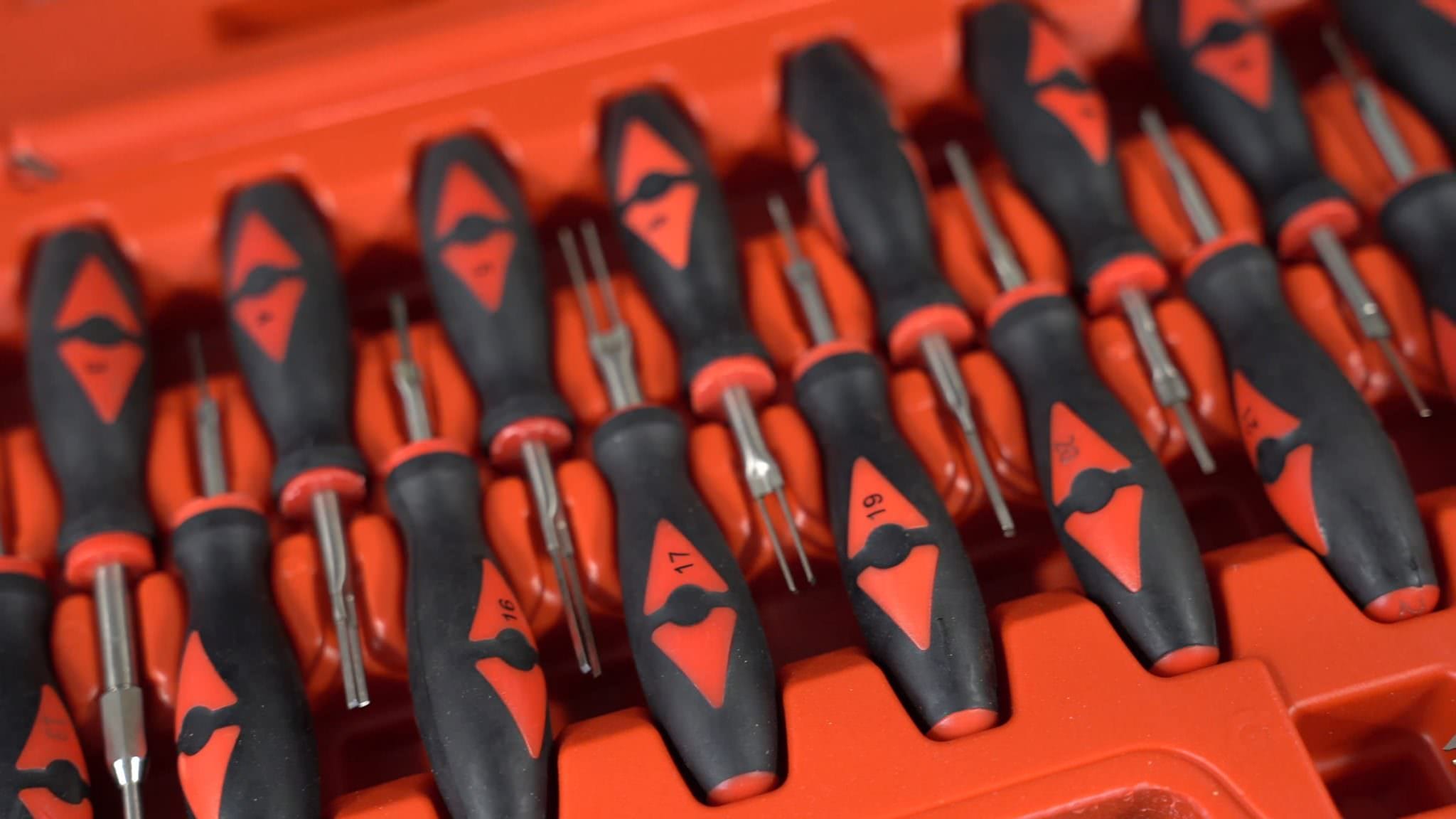 De-Pin and Re-Pin | FindPigtails.com