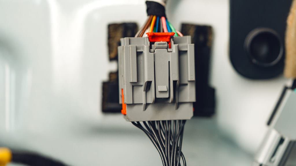 How to clean and remove wires from push-in automotive connectors ...