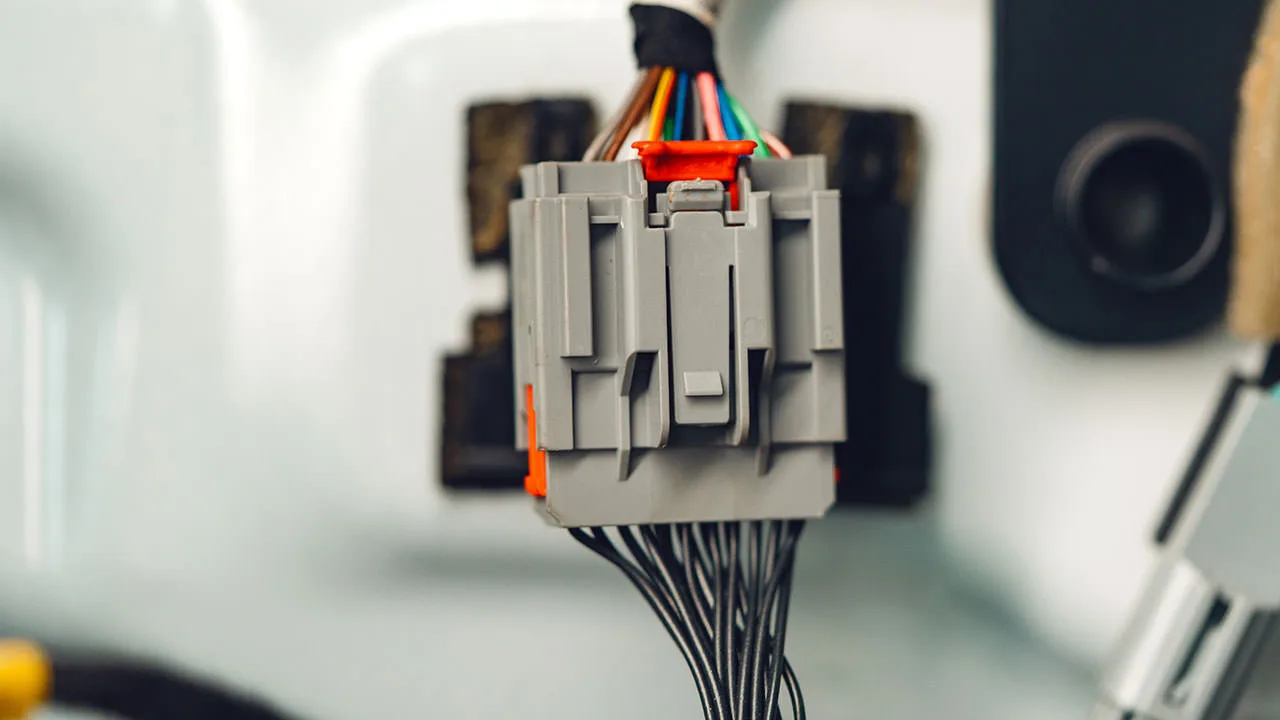 How to clean and remove wires from push-in automotive connectors ...